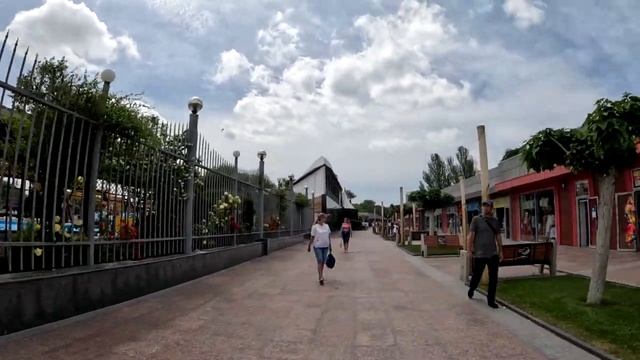 АНАПА 2023. ЦЕНТРАЛЬНЫЙ ПЛЯЖ. ЛЮДИ ВОВСЮ КУПАЮТСЯ. ЧЕРНОЕ МОРЕ СЕГОДНЯ