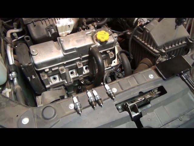 LADA GRANTA FL Проверка свечей зажигания и нагара в цилиндрах