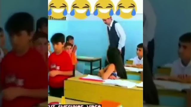 когда учителя плохо слышно