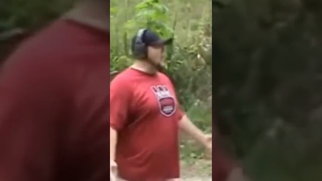 Оружие не шутки... Езжайте на маршрутке...