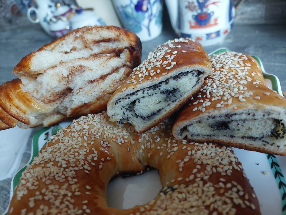 Булочки с маком и корицей. Сдобное тесто без яиц.