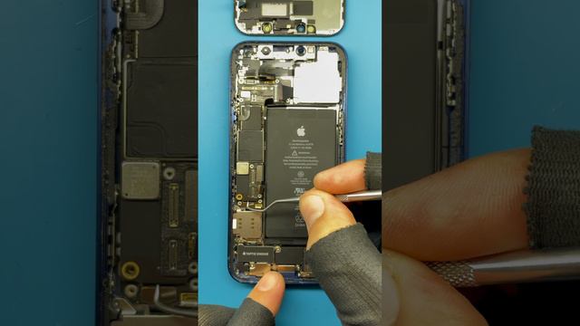 iPhone 12 - Не заряжается, не включается