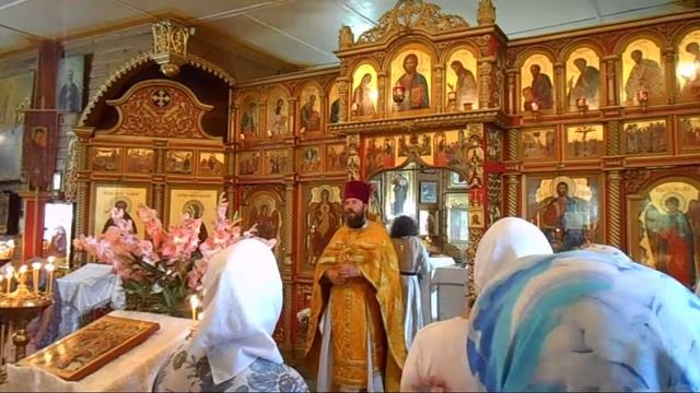 Настоятель храма протоиерей Анатолий Балясин. ( 11.08.2013 )