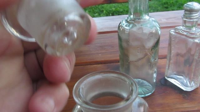 Мензурки и флакончики. Солдатский быт. Артефакты карело-финской войны.