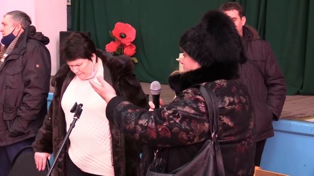 Даже не стесняются! Массовый подвоз бюджетников на голосование. Народ все равно победил.