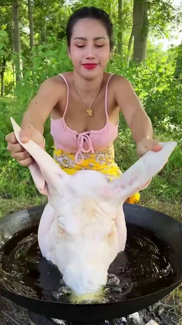 Хрустящая свиная голова приготовьте рецепт и ешьте Самые экзотические блюда мира Рецепт и еда блюд