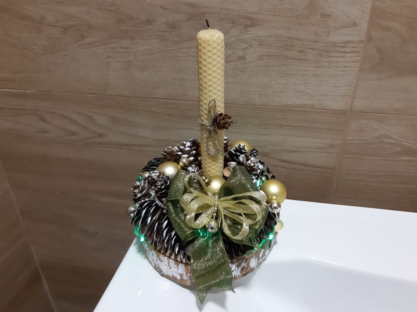 ПОДСВЕЧНИК НА СПИЛЕ дерева своими руками/A CANDLE HOLDER ON the CUTTING of a tree with your own .mp4