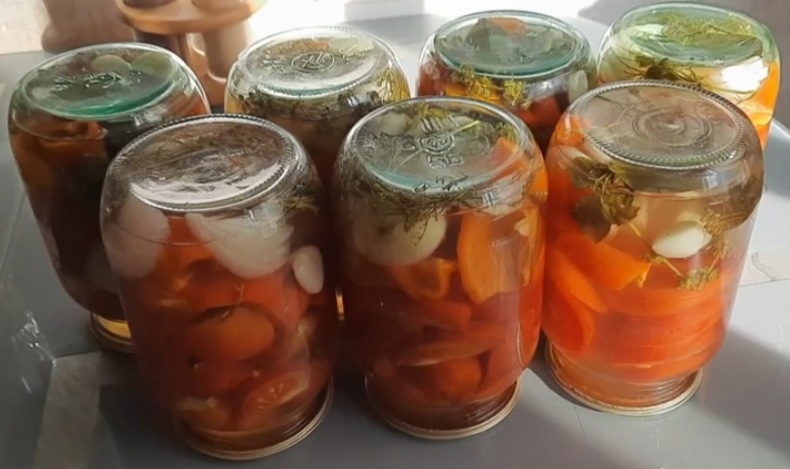 Помидоры в желатине на зиму  Красивая и вкусная закуска на праздник.