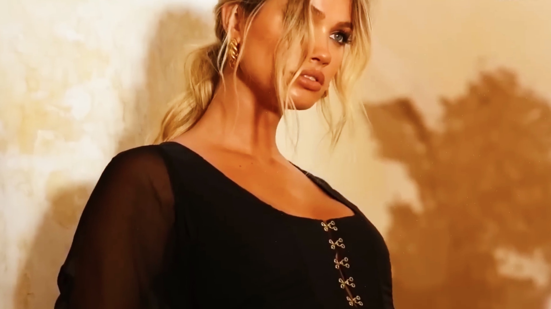 CryJaxx - Candy Shop (feat. Junior Charles)