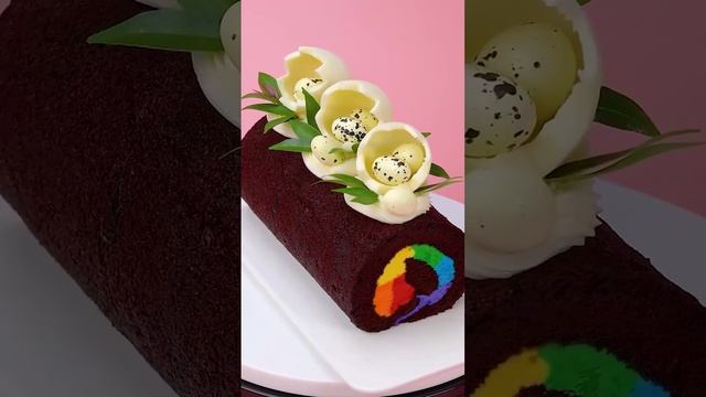 Шоколадный бисквитный торт с разноцветной начинкой