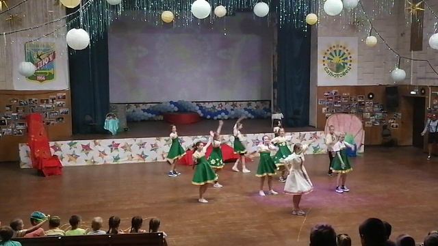 выступление вожатых в пионерском лагере