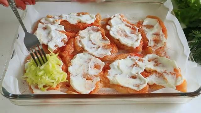 Потрясающе сочные вкусные Отбивные ! Мясо под нежной шубкой в духовке