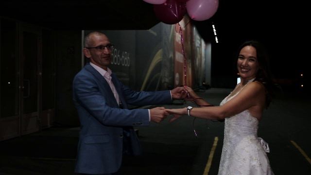 Как надо встречать мужа в день свадьбы!