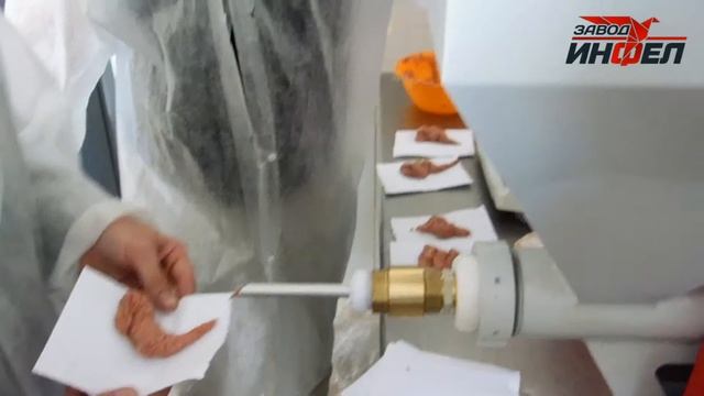 Дозирование фарша для пельменей на дозаторе DF-200.mkv