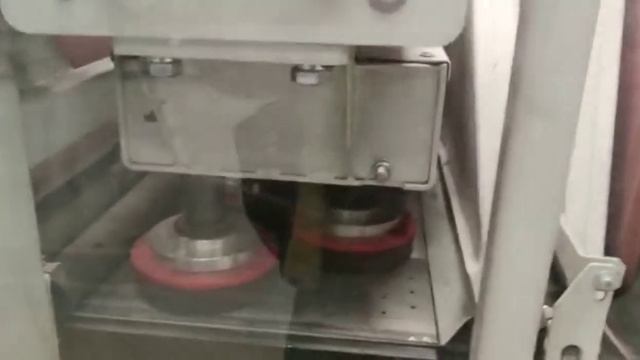 Работа зачистного станка RWT