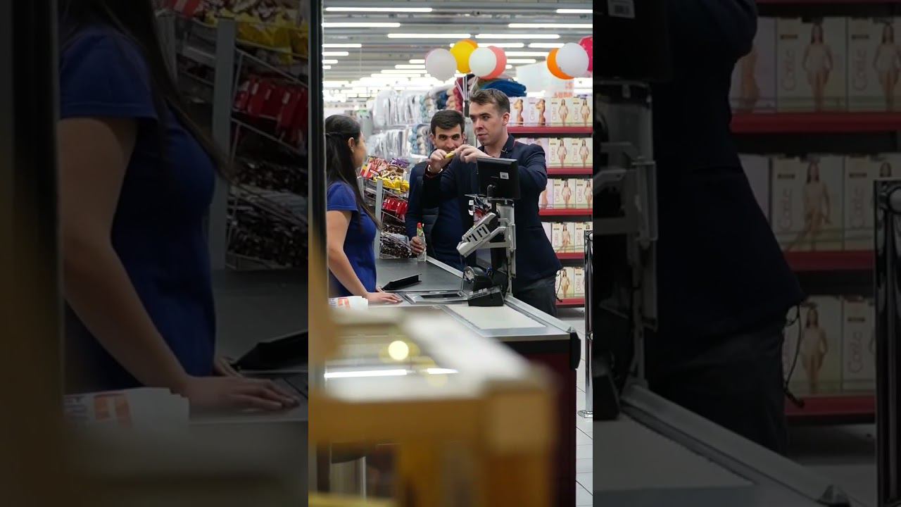 Фокусник на кассе #shorts #magic #armenia #erevan #moscow #russia #ереван #circus #prank #пранк