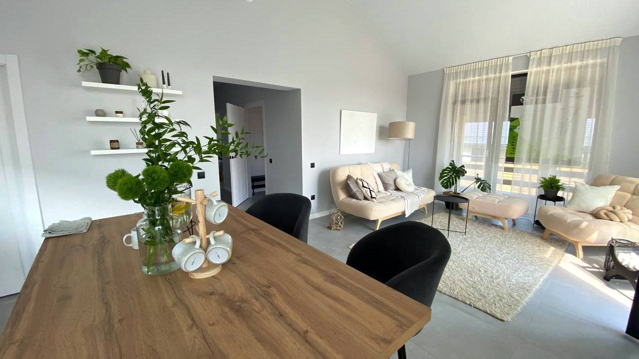 Дом в Седельниках за 7,5 млнр. 100кв.м. + терраса 42 кв.м. + участок 8 соток.