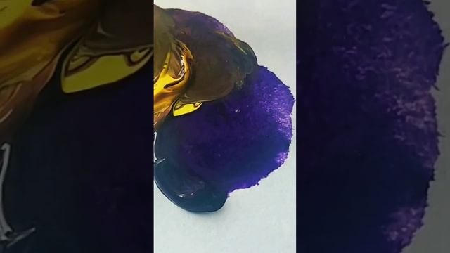 Смешивание красок. Художник Александра Миркушова