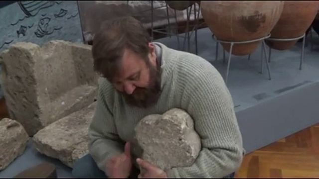 Фрагмент средневекового алтарного креста из центра Азака.mp4