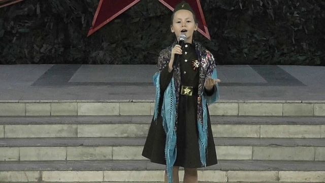 Вьется дальняя дороженька