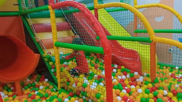 сегодня 9.06.23 мы сходили в новый детский центр Барбарики, который открылся в ТЦ Шадринск Холл.