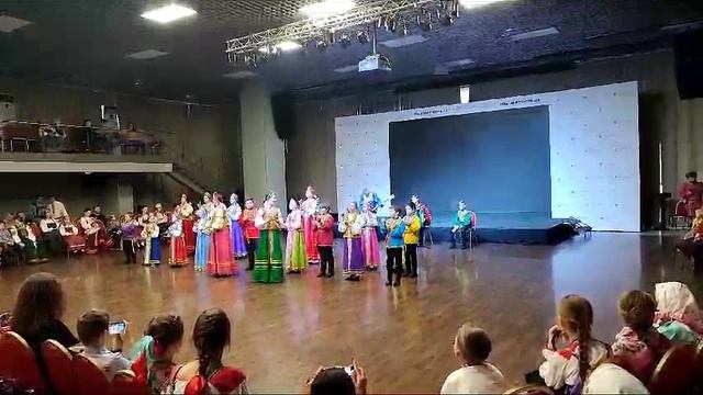 Ансамбли нар. песни "Маков цвет", Ансамбль РНИ "Звонкие узоры" , Частушки "Ложки деревенские".