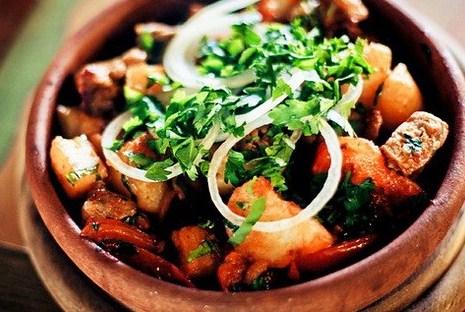 ОДЖАХУРИ В КАЗАНЕ НА КОСТРЕ. ГРУЗИНСКАЯ КУХНЯ