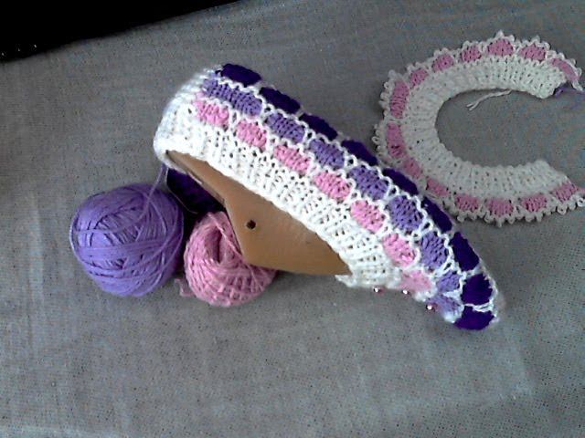 Следки из остатков пряжи спицами без шва.