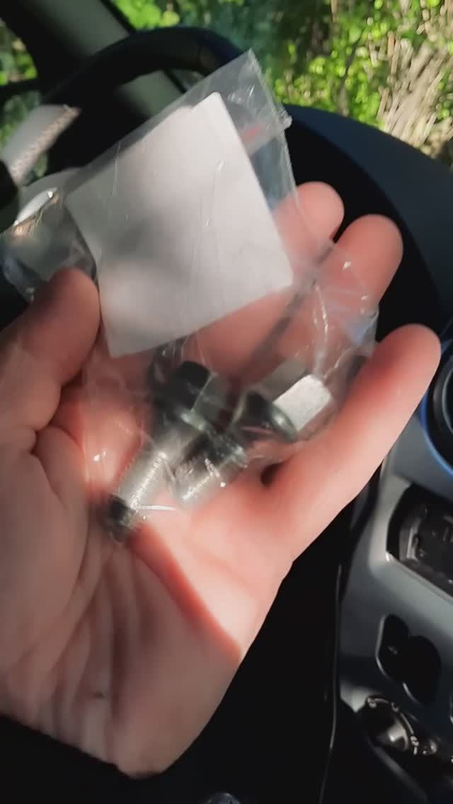 новые колесные болты febi