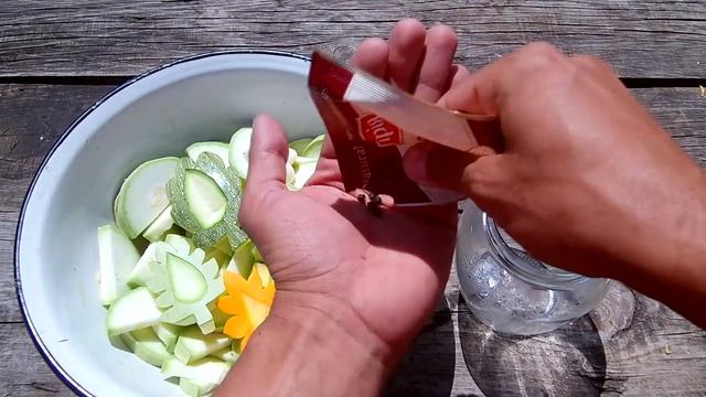 Рецепт безумно вкусных кабачков на зиму с кетчупом чили. Заготовки на зиму