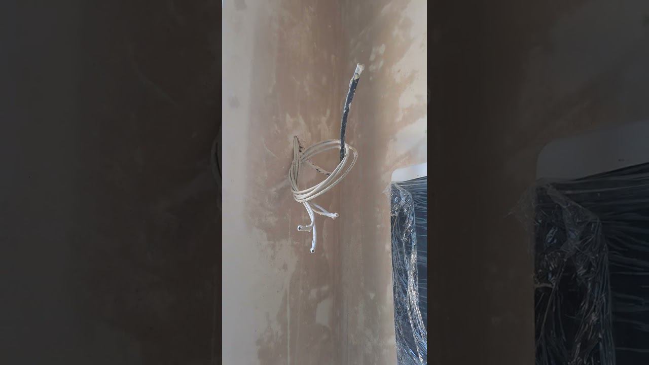 Слаботочка от строителей. Делали по проекту дизайнера. Берегитесь дизайнеров-рукожопов.