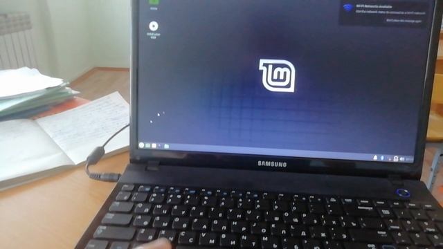 Старт linux mint на ноутбук samsung rv525 :)