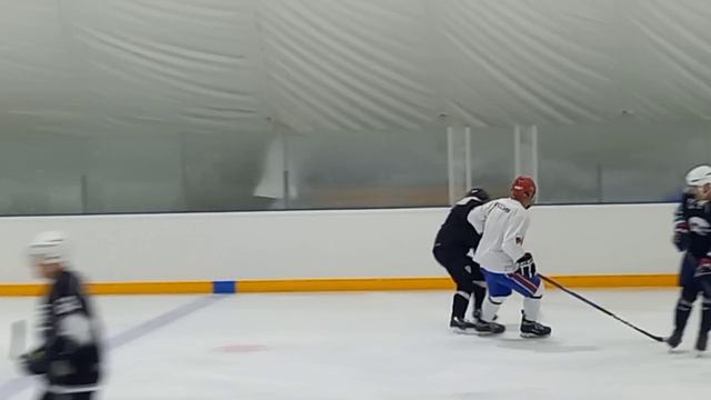 Корнилов Александр Автор первой шайбы