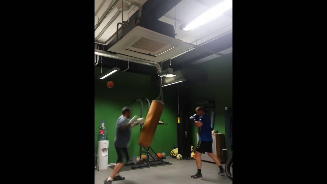 Бокс. Мешок. Двойка 1-1-2.