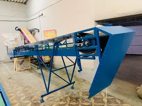 Фрагмент сборки желобчатого транспортера