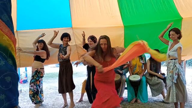 Танец 5 стихий под барабаны Пастра и его боевых подруг