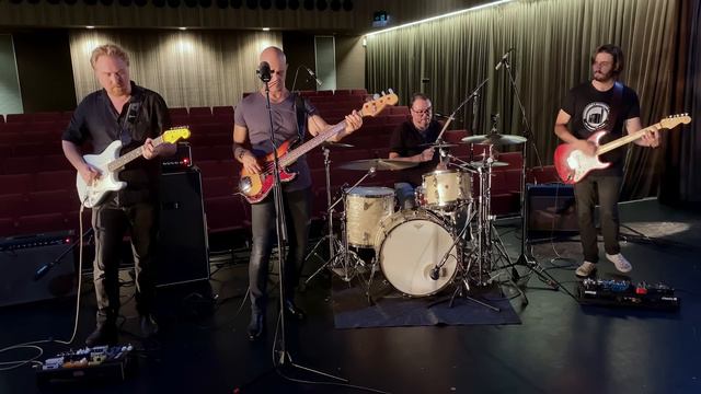 DIRE STRAITS - Sultans Of Swing (Cover by The HSCC)