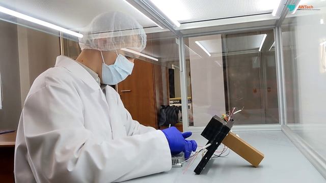 Ламинарный бокс для беспылевой сборки электроники Квазар-1600. АВТех - Сделано в России!