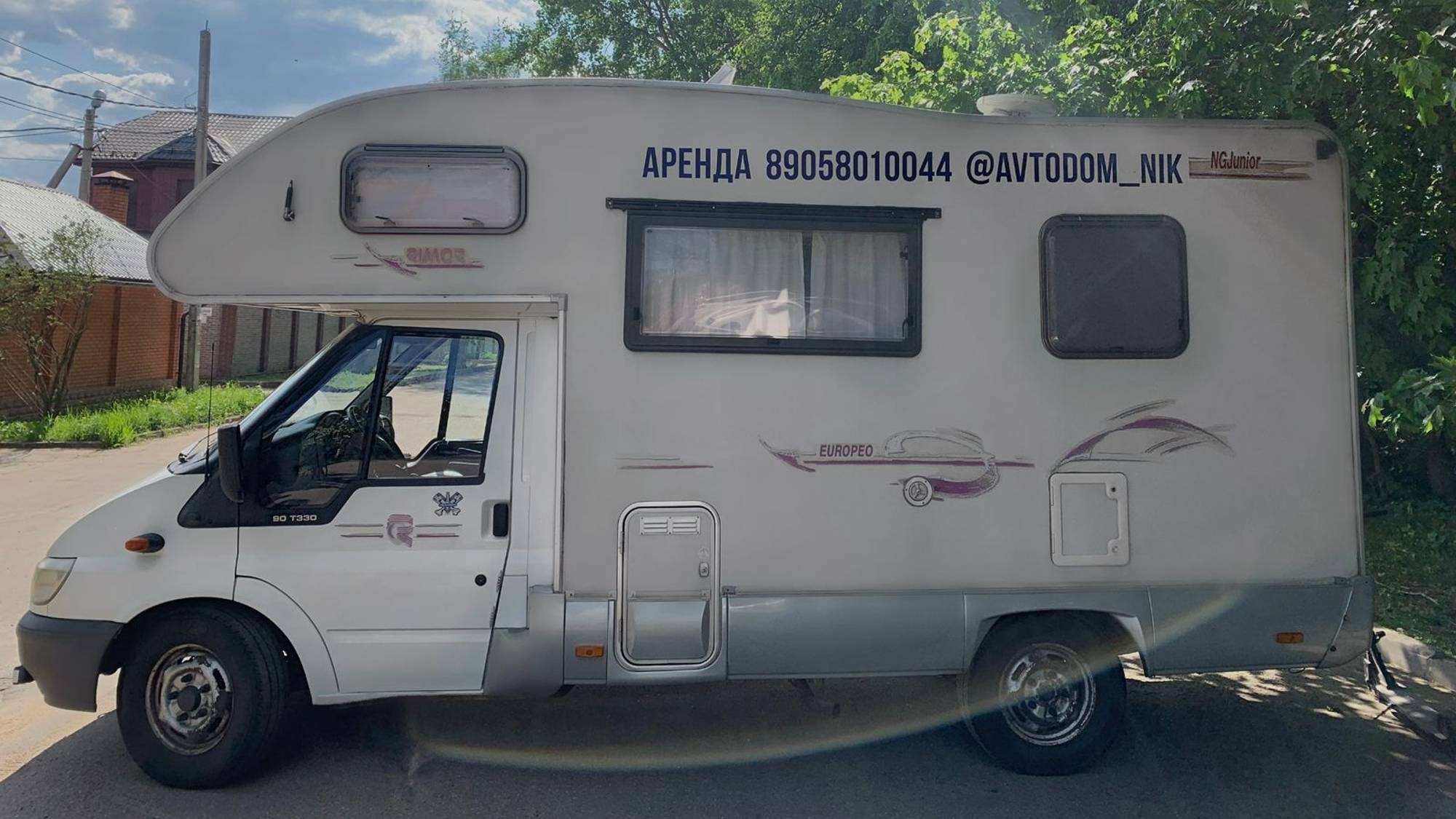 Обзор левой стороны автодома Rimor Junior 2002 года