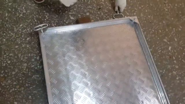 Напольный люк Макс_ краткий обзор моделей с поворотной ручной и ручкой-винтом