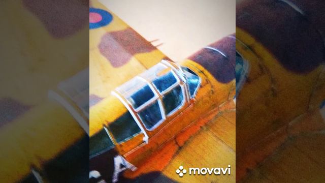 Модель самолёта Kettyhawk P-40 из бумаги и картона.