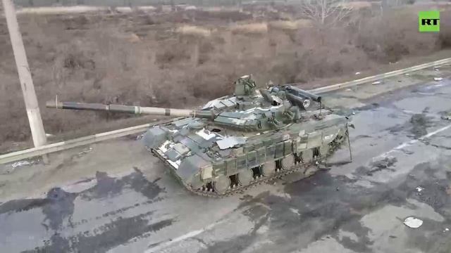 Брошенный Т-64БВ и сгоревшие грузовики ВСУ под Херсоном