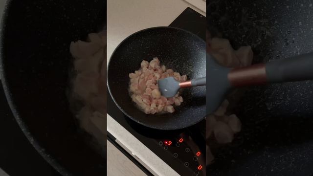 Сковорода-wok разнообразит ваши блюда! 
Прекрасный подарок и лучшее приобретение для себя!