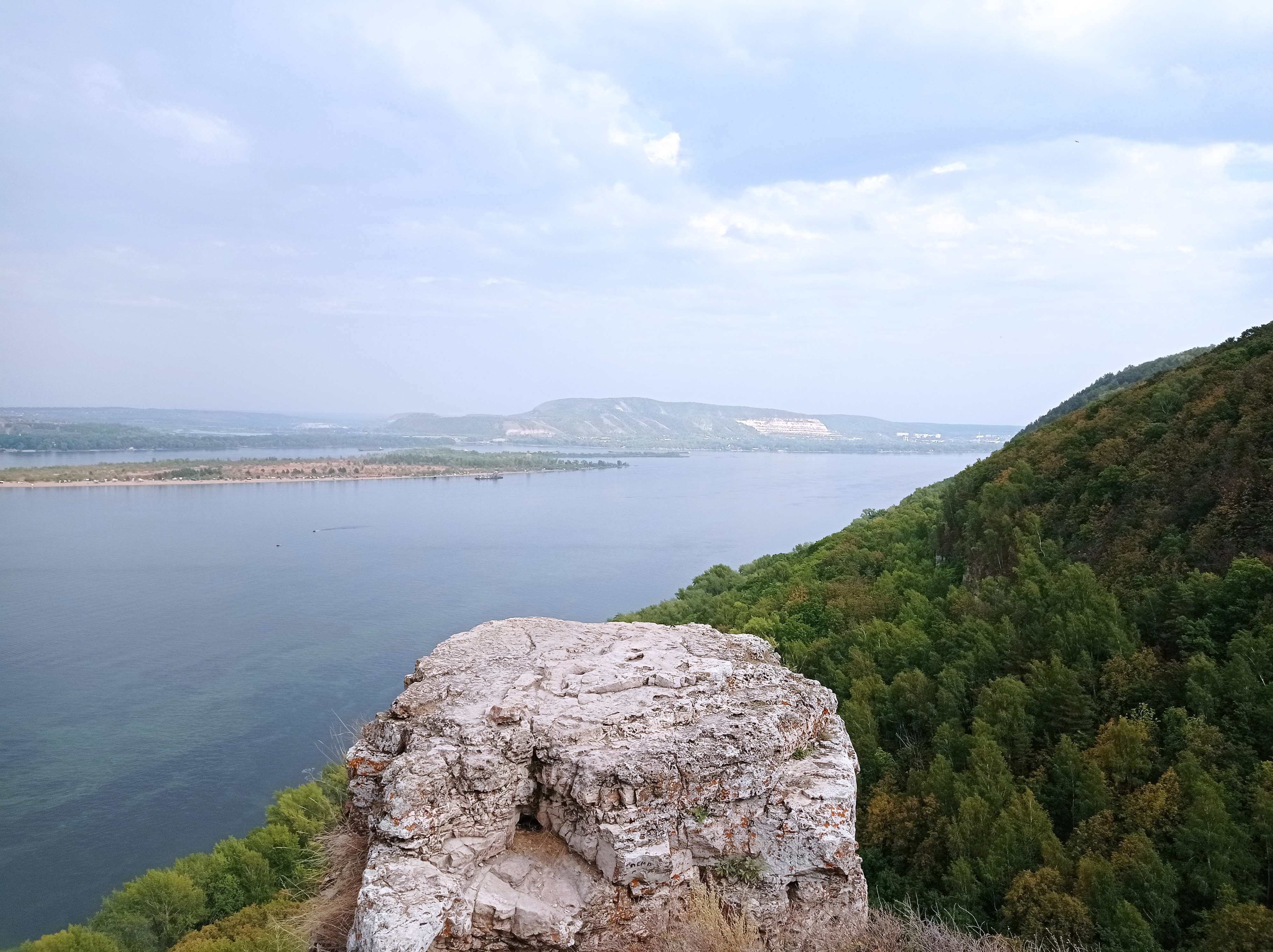 Россия: приятное путешествие в Жигулевские горы. Панорамный вид на Волгу с горы Верблюд