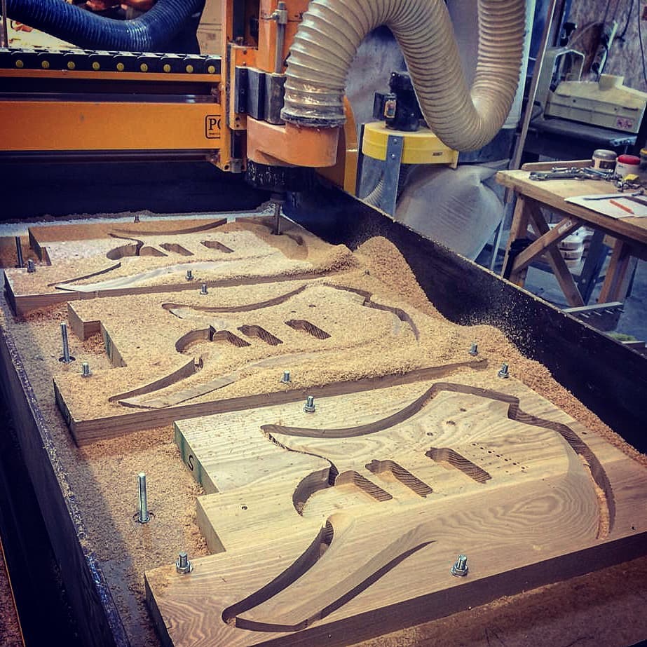 Интервью в мастерской Inspector Russian Guitars с Александром Гутниковым