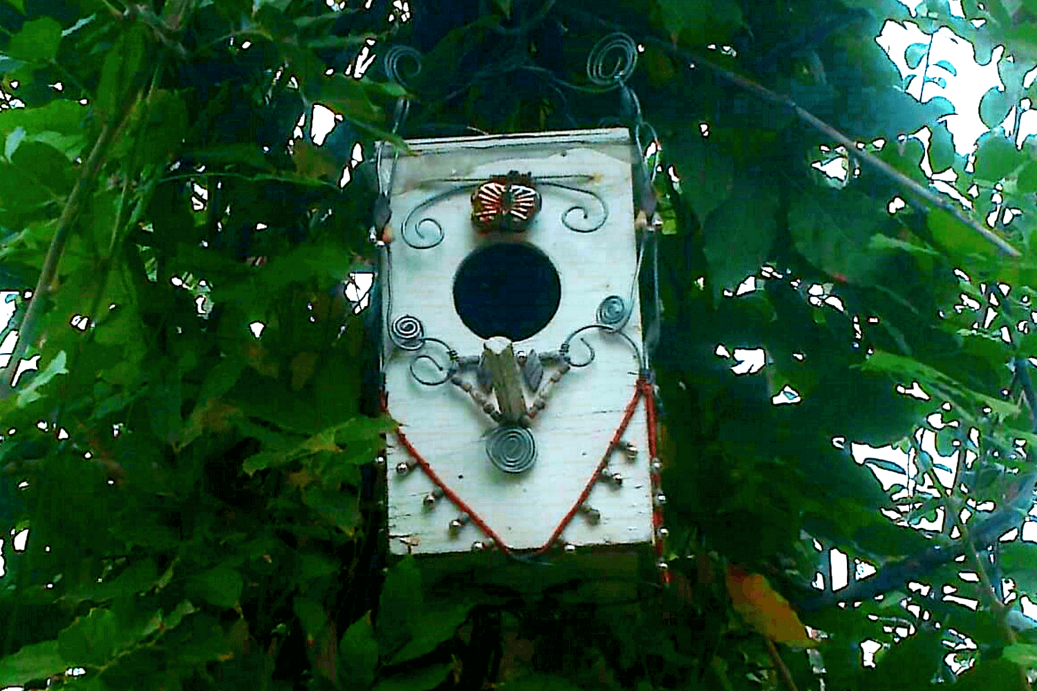 Дизайнерский домик для птиц в саду (Birdhouse)