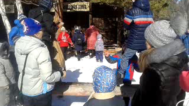 Детские бои на мешках