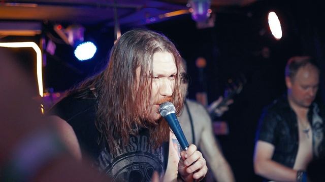 THE PRIEST и OZZ REBELZ совместное исполнение песни Breaking the law группы Judas Priest