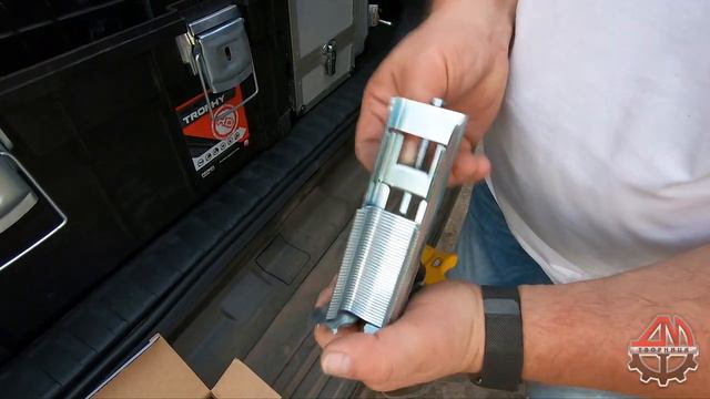 Скоба Е-40, установка капельной трубки