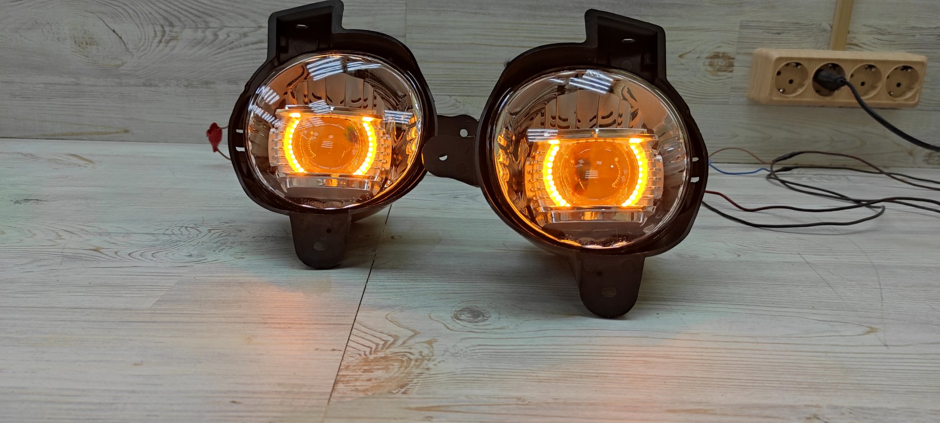 Toyota Hilux противотуманные фары многофункциональные.